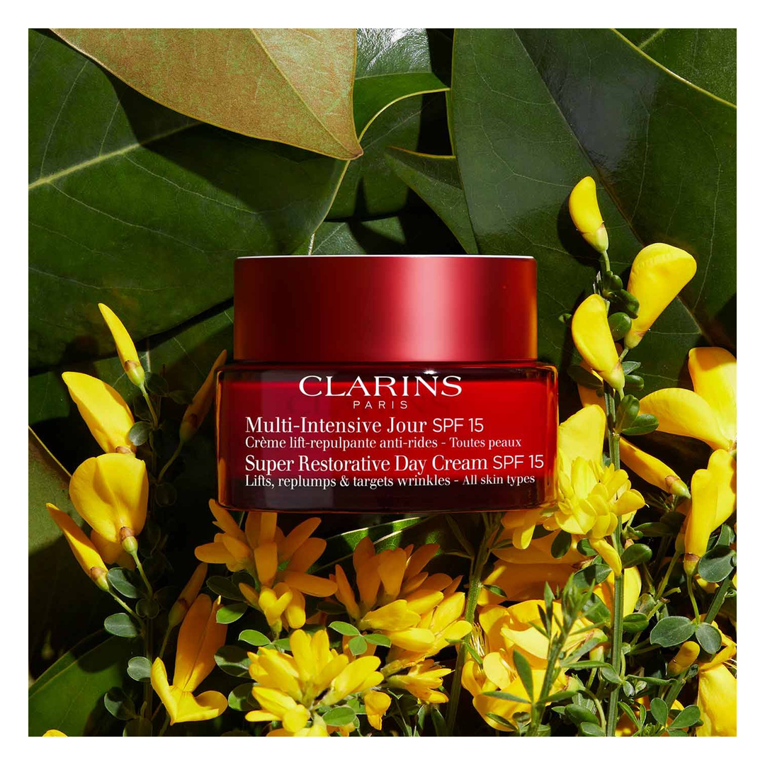 Clarins Super Restorative Day Cream SPF15 All Skin Types – Escentual