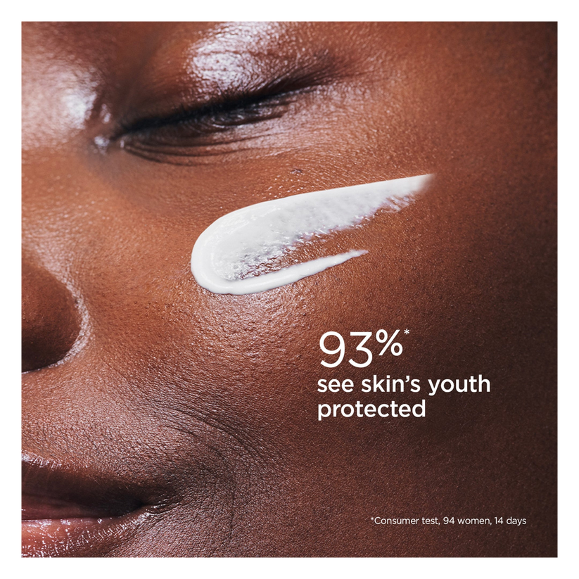 Clarins Youth-protecting Sunscreen Very High Protection SPF50+ – Escentual